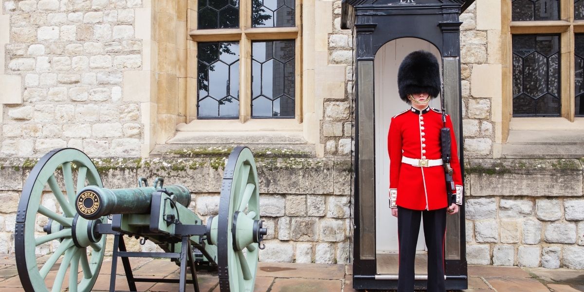 La garde royale anglaise : histoire, rituels et événements marquants ...
